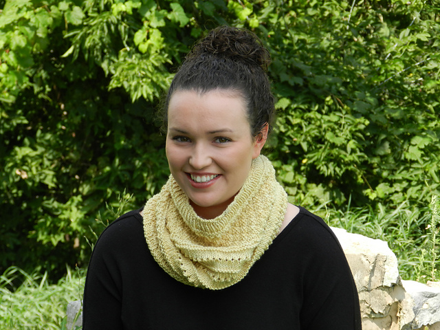 Ravelry: Textured Cowl (Worsted Weight) pattern by All Dyed Up! Fibres