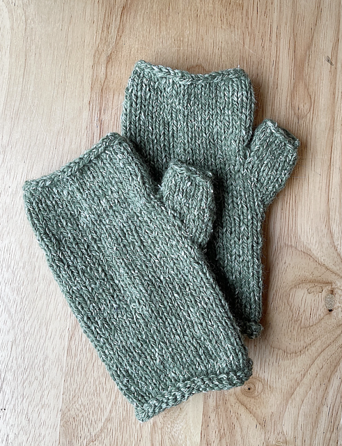 Ravelry: Simple Fingerless Mitts pattern by Allison Norberg