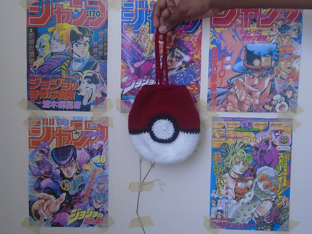 Ravelry: Pokeball Drawstring Bag pattern by Indi Willi