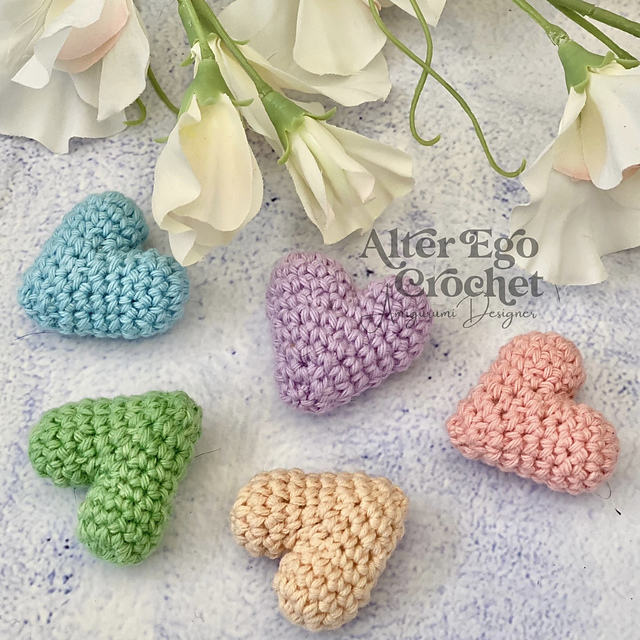 Ravelry: Mini Heart pattern by Alter Ego Crochet