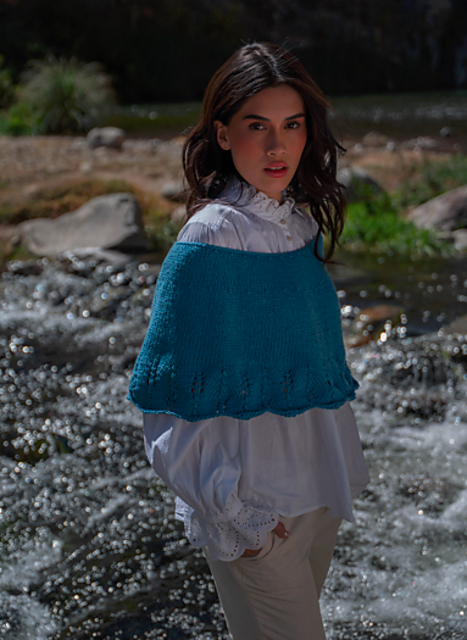 Ravelry: Jacinta Capelet 2.0 pattern by Martha Wissing