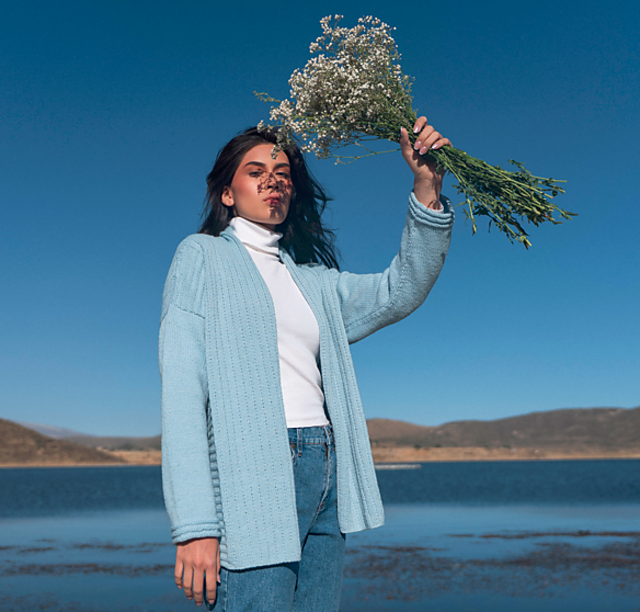 Ravelry: Alma Cardigan 2.0 (Awa) pattern by Martha Wissing