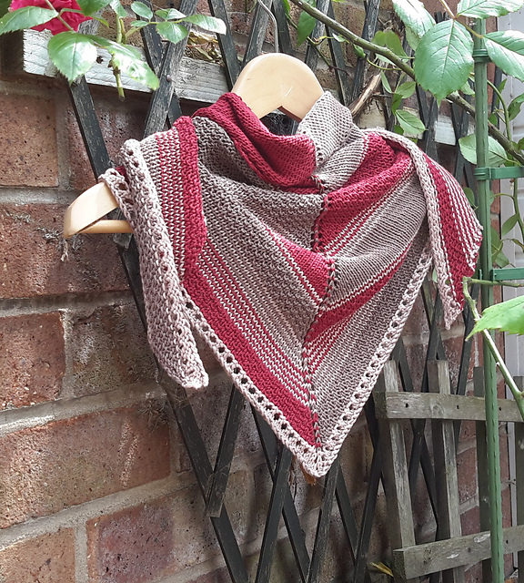 Ravelry: Coffee Break Shawl pattern by Amarela Stitch