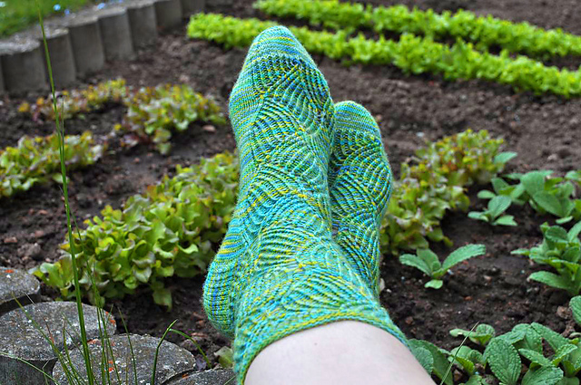 Ravelry: Rhombus Rib Socks pattern by verybusymonkey