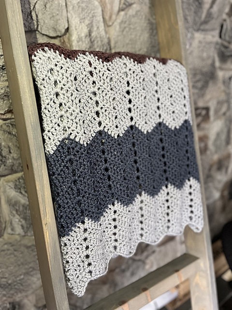 Ravelry: Heathered Ripple Blanket pattern by Kristine Mullen