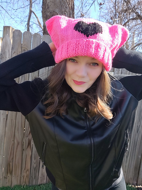 Ravelry: Knitty Kat Heart Hat pattern by Dorothy Sivo