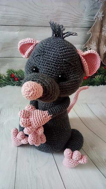 Ravelry: Oreo the rat pattern by Ami By D