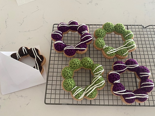 Ravelry: Mochi Donut with sleeve pattern by Ami Craft Cafe