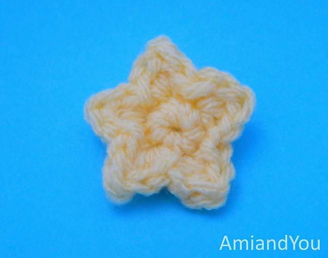 Ravelry: Mini Star Applique pattern by Serena (AmiandYou)