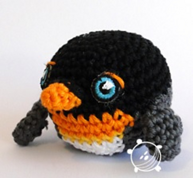 Ravelry: Pingu penguin pattern by Ami Fan