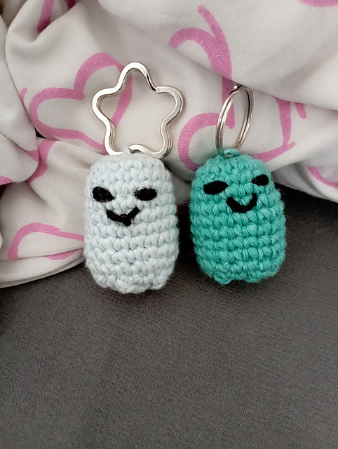 Ravelry: Bob the blob keychain pattern by Amigurumi Mira