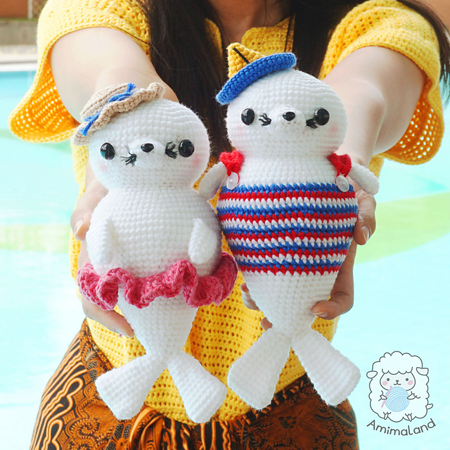 Ravelry: Seal Couple 2 in 1 Pattern pattern by Grace Adelia