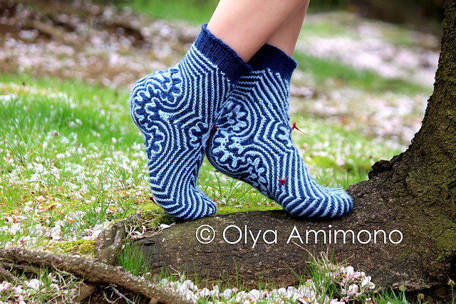 Ravelry: Amimon Maritime Socks pattern by Olya Amimono