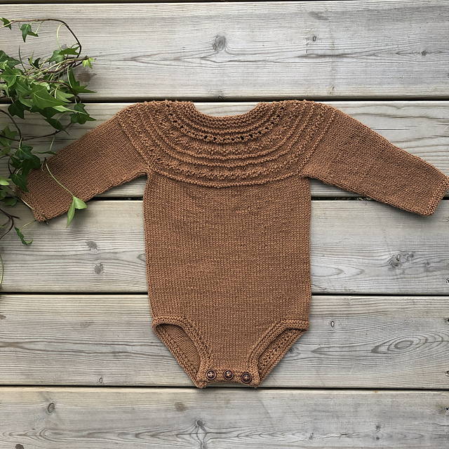 Ravelry: Sagadrakt pattern by Sandra Aminda Indahl