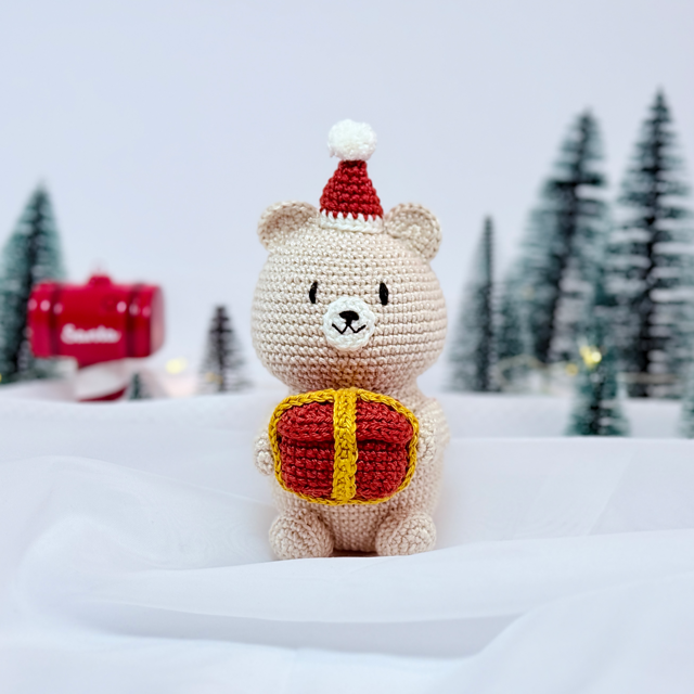 Ravelry: Christmas Bear pattern by Ami Omocha