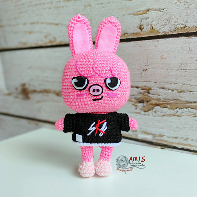 Ravelry: Dwaekki Amigurumi SKZOO Changbin pattern by Esmeralda V. Z.