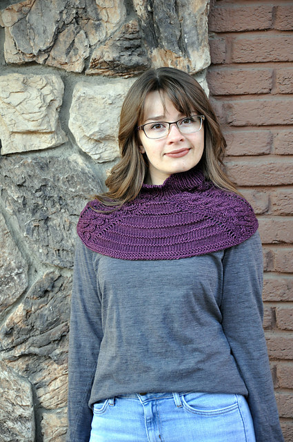 Ravelry: Katedra Cowl pattern by Amy Gunderson