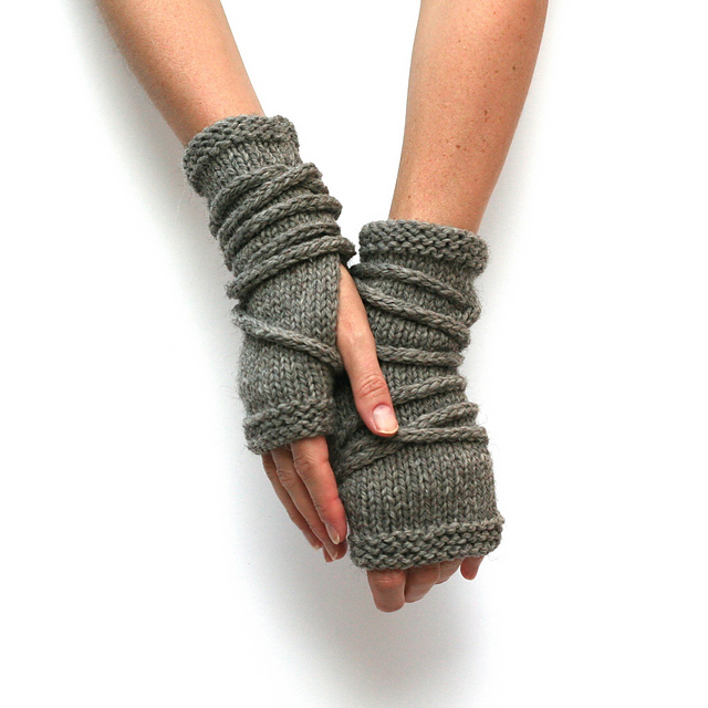 Ravelry: Wrap Gauntlets pattern by Amy LaRoux