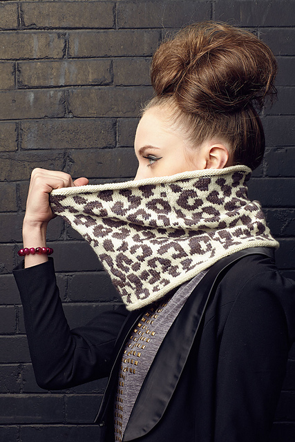 Ravelry: So Faux Cowl pattern by Amy Keefer