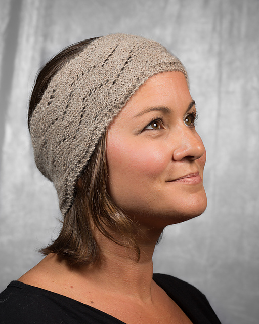 Ravelry: Shooshi Ear Warmer pattern by Andee Fagan