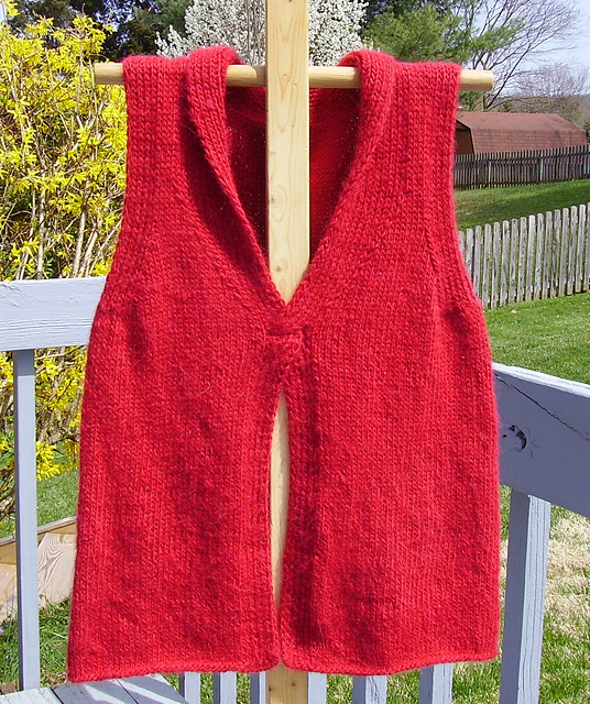 Ravelry: Curious Closure pattern by Andra Knight-Bowman