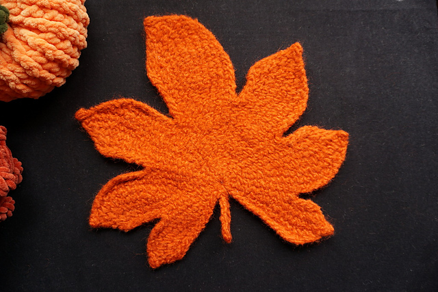 Ravelry: Leaf pot holder pattern by Andrea Cretu