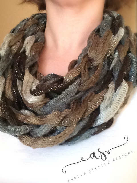 Ravelry: Mimic Infinity Scarf pattern by Angela Steffen