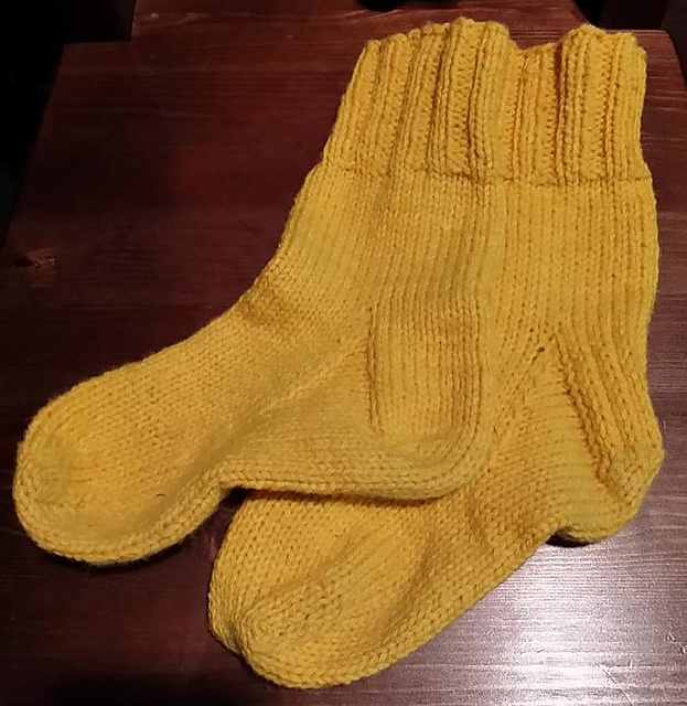 Ravelry: AngiesStudioYarn's Beginner socks version 2
