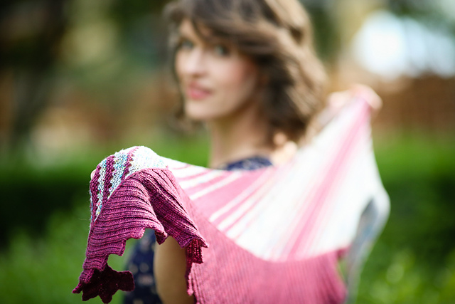 Ravelry: Wear a Hug pattern by Kristina Vilimaite
