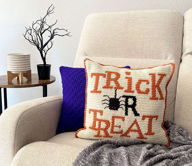 Ravelry: Trick Or Treat Halloween Pillow pattern by Anna Burton Designs
