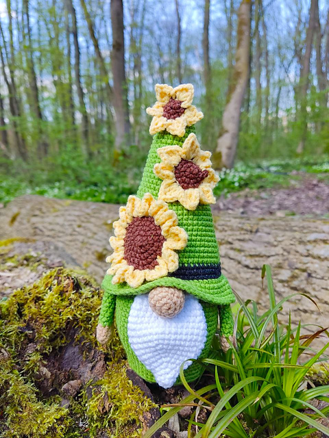 Ravelry: Sunflower gnome pattern by Oksana Kovalenko