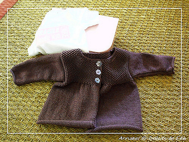 Ravelry: Gilet Bébé pattern by Knitty Baby