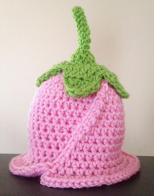 Ravelry: Newborn Rose Hat pattern by Anna Heiser