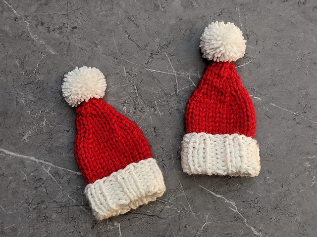 Ravelry: Mini Santa Hat pattern by Annanitato Lolo