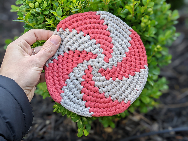 Ravelry: Peppermint Hot Pad pattern by Annanitato Lolo