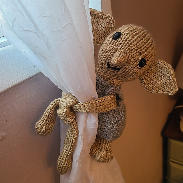 Ravelry: House Elf Curtain Tie Backs pattern by Anne de Silva