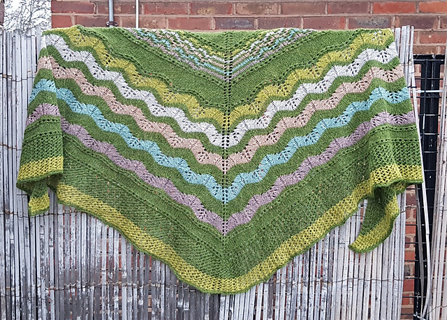 Ravelry: Anna's Shawl pattern by Anneknitty Designs