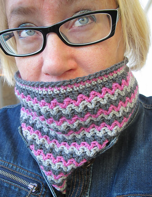 Ravelry: Simple Cowl Recipe pattern by Annette Petavy