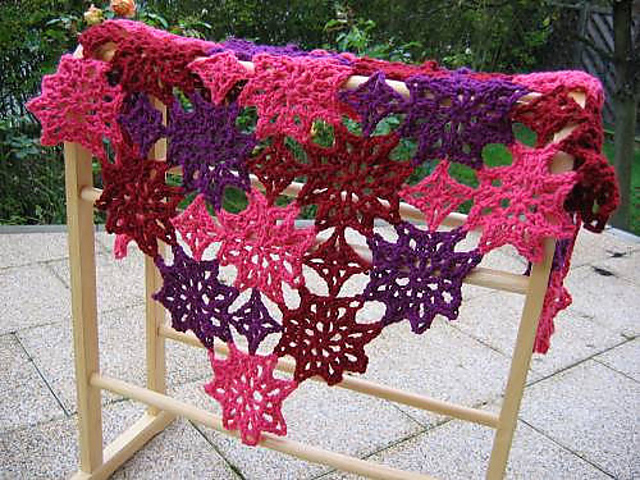 Ravelry: Star Shawl: Northern Lights pattern by Annette Petavy