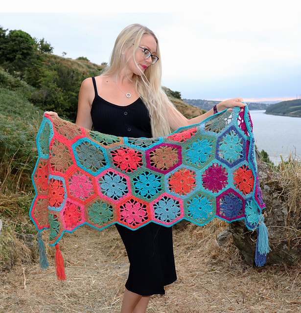 Ravelry: Red River Shawl pattern by Carmen Heffernan