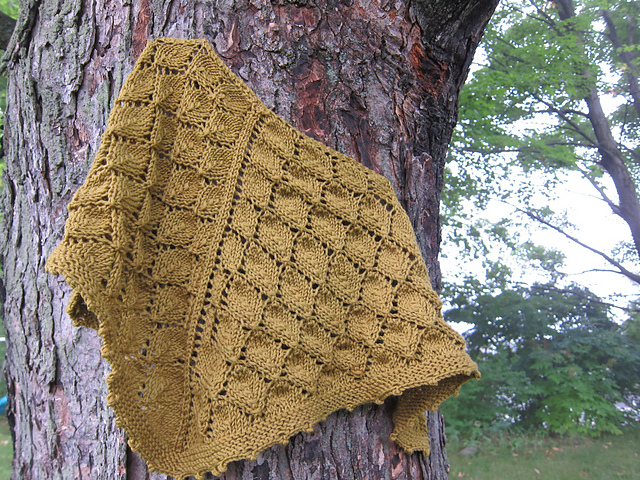 Ravelry: AnnieJeanson's Lonely Tree Shawl