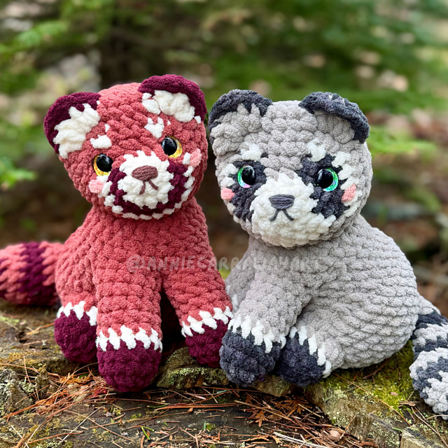 Ravelry: Sitting Red Panda and Raccoon pattern by Handmade by Annie
