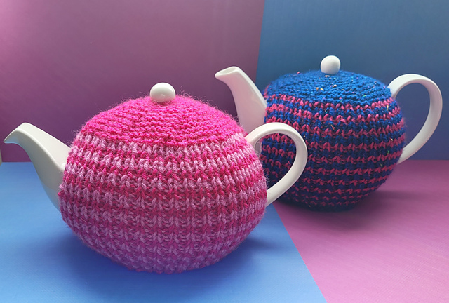Ravelry: Tea cosie in two colour rib pattern by Annie Reilly