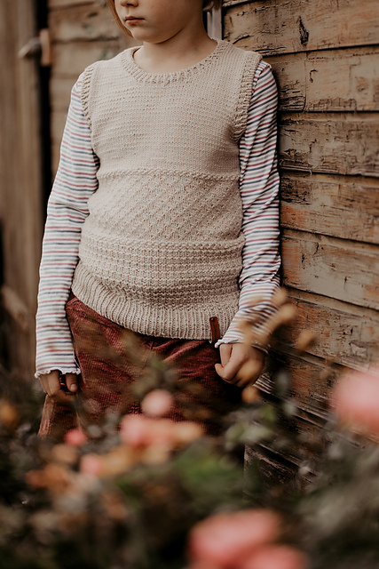 Ravelry: Ris Slipover Kids pattern by Inga Mallwitz