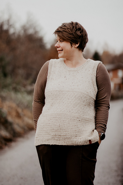 Ravelry: Ris Slipover pattern by Inga Mallwitz