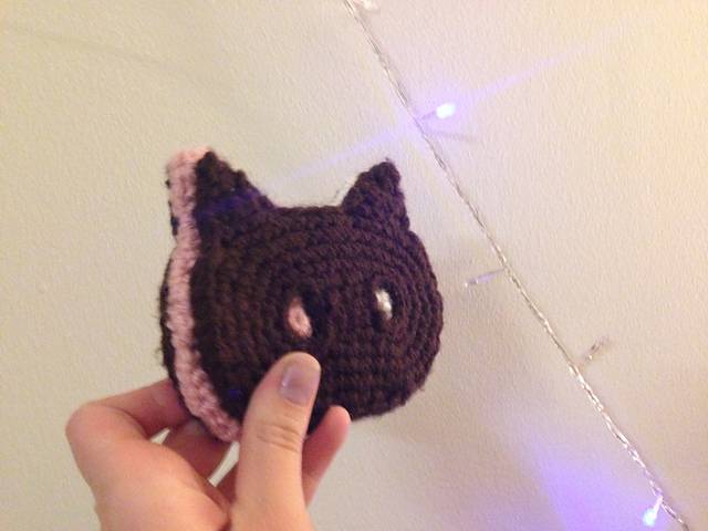 Ravelry: Cookie Cat from Steven Universe pattern by Colleen Lunney