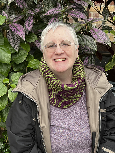 Ravelry: Cable Mania Cowl pattern by Lisa Conway