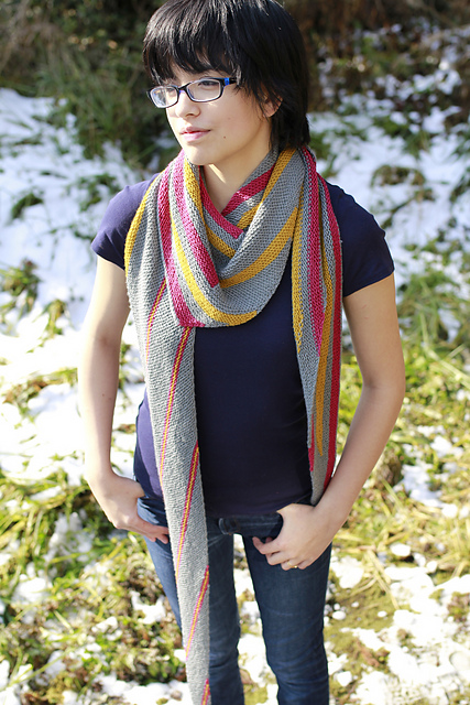 Ravelry: Ono Shawl pattern by Francoise Danoy