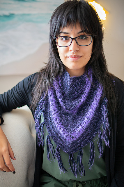 Ravelry: Whetū Cowl pattern by Francoise Danoy