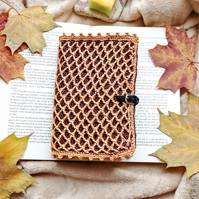 Ravelry: Golden Weave Book Cover pattern by Marija Menaker